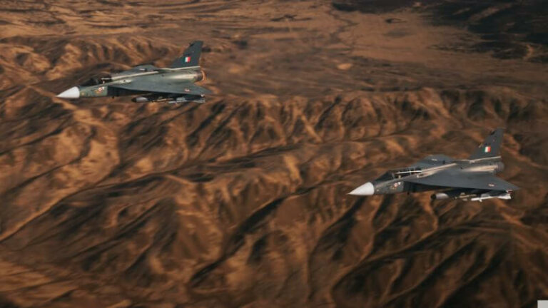 Tejas Review: Kangana Ranaut Delivers A Praiseworthy Performance In ...